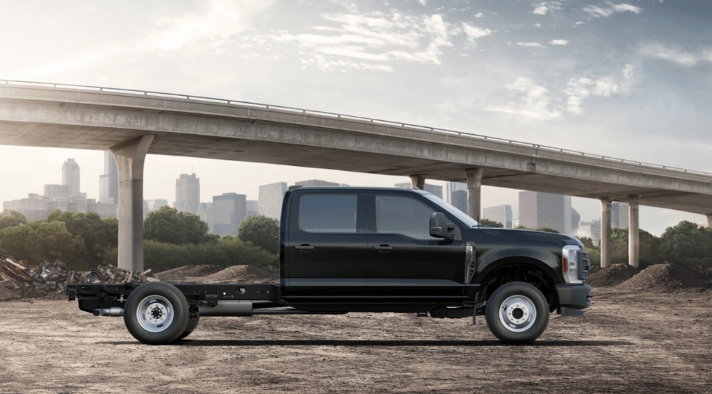 Custom Ford CHASSIS CAB | Build and price Ford Pick up